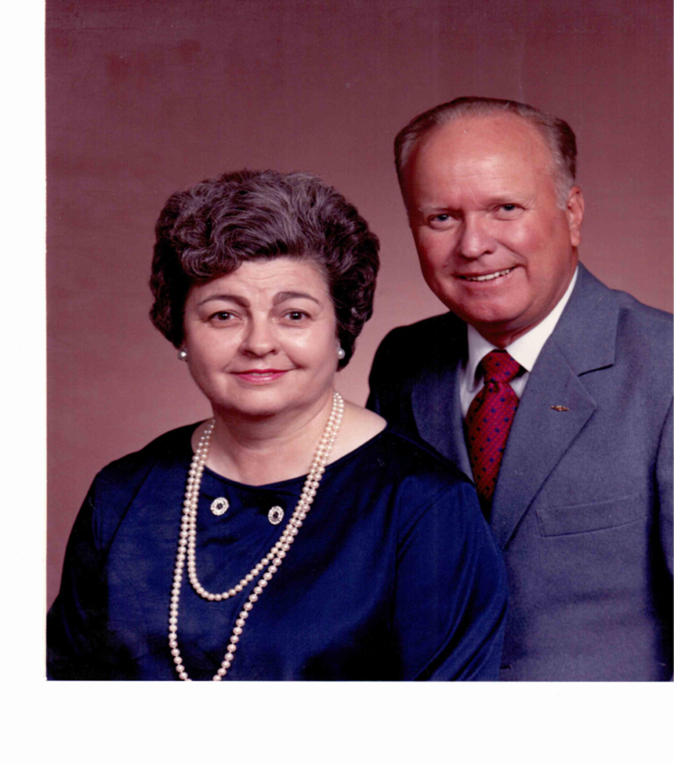 DSF Endowed Scholarships | Dolphin Scholarship Foundation